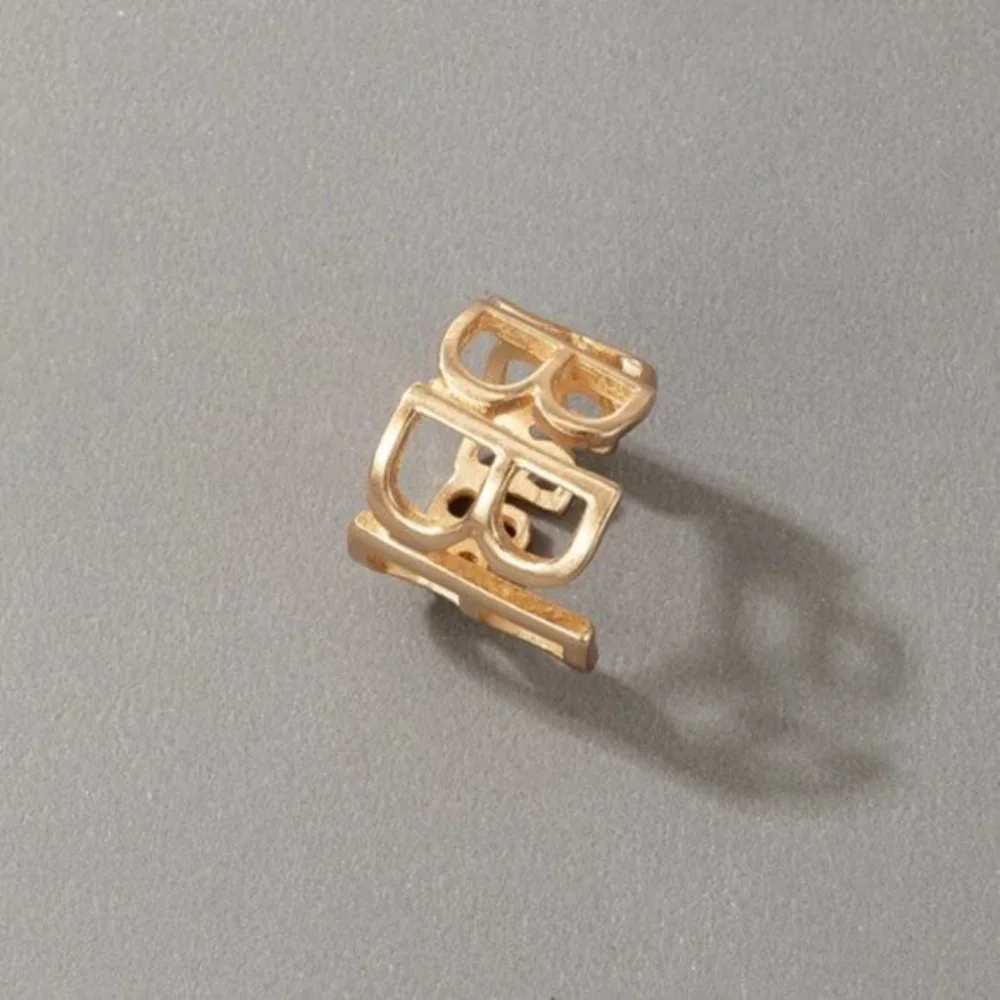 Boutique | Jewelry | New Boutique Gold Tone Big To Little B Letter Ring ...